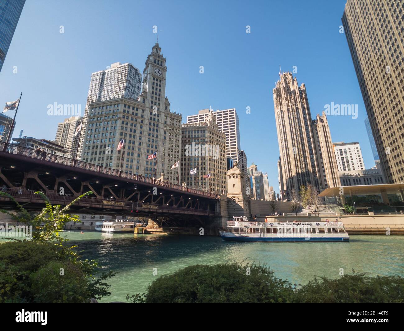 Chicago skyline daytime 4k hi-res stock photography and images - Alamy