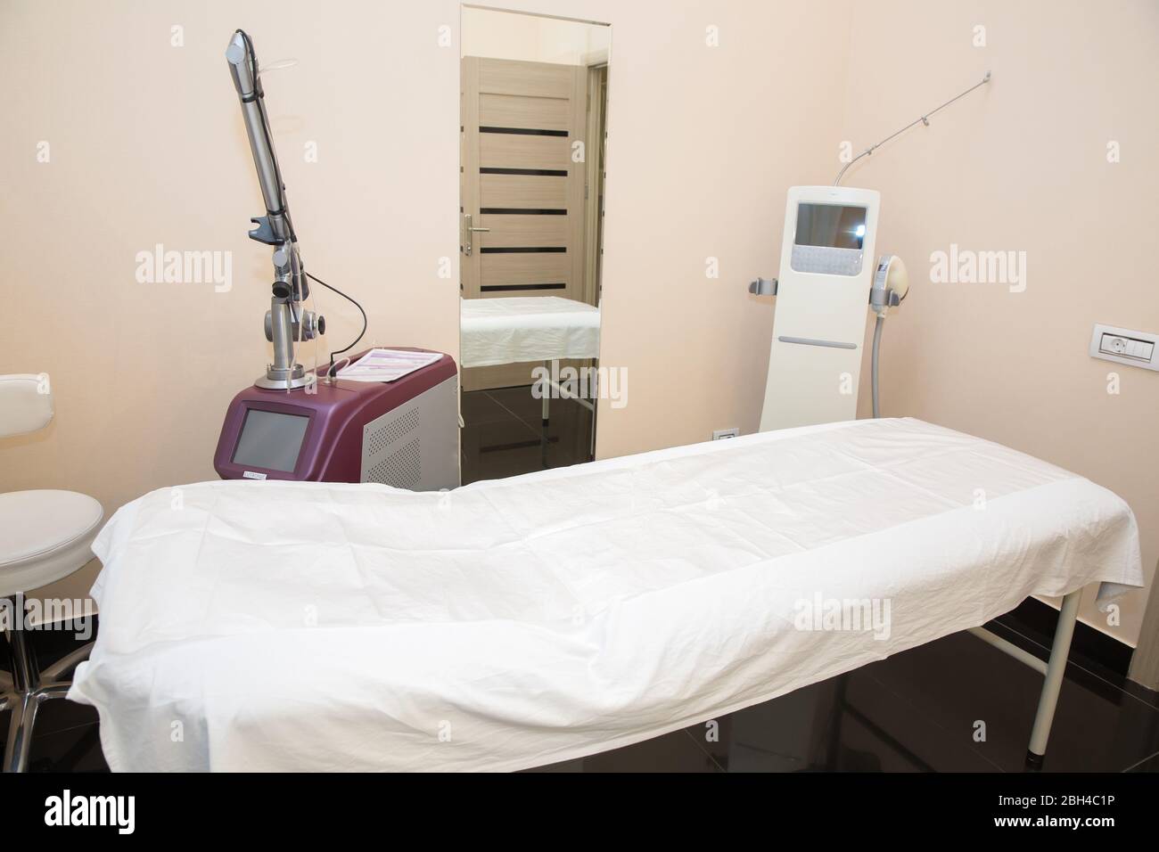 Spectra is dual pulsed Q-switched Nd:YAG Spectra laser that has been ...