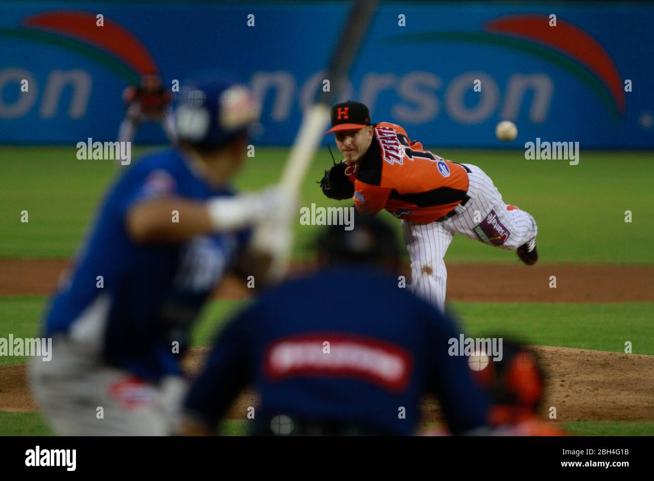 Beisbol invernal hi-res stock photography and images - Alamy