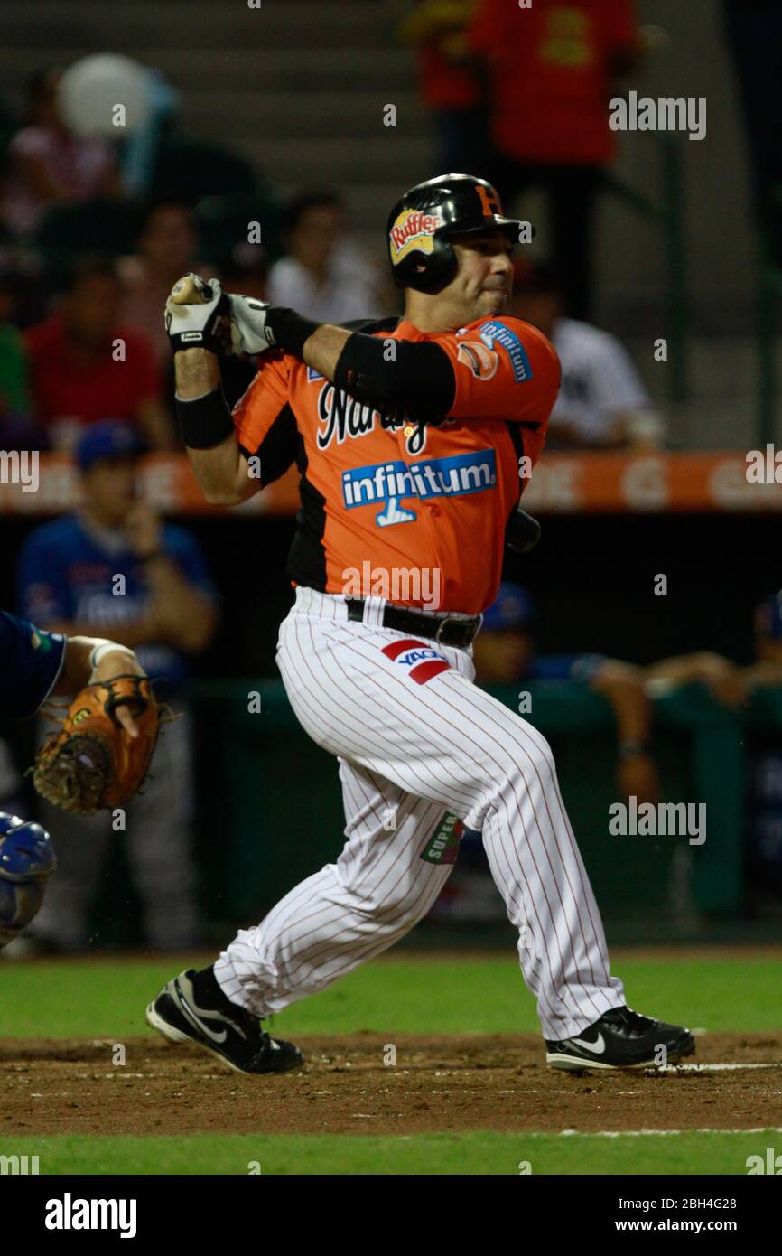 Beisbol invernal hi-res stock photography and images - Alamy