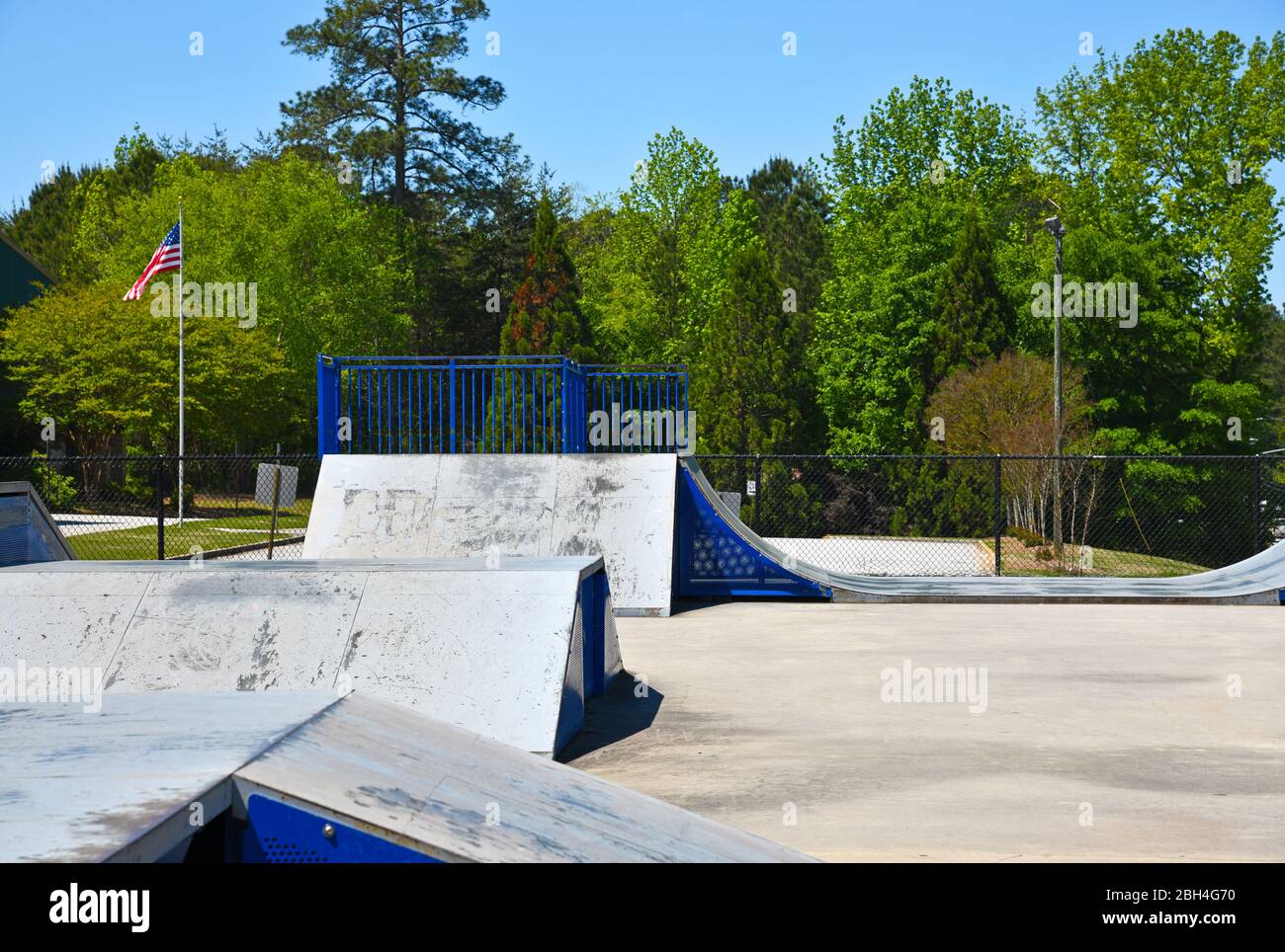Empty skateboard park hi-res stock photography and images - Alamy