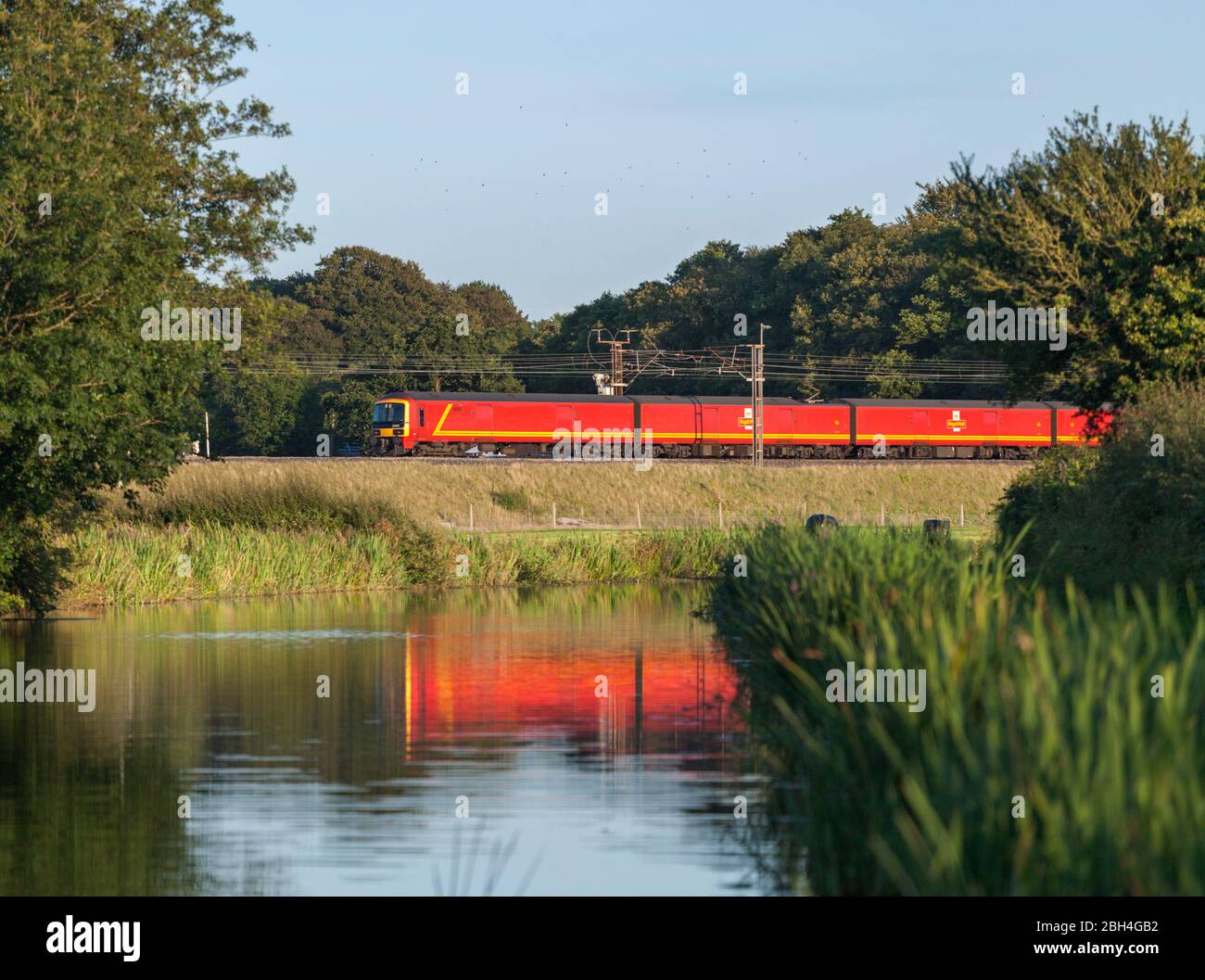 Royal mail class 325 electric freight train on the electrified west ...