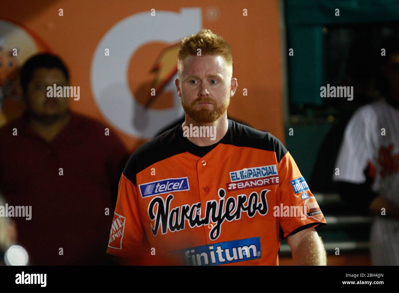 Barry Enright pitcher abridor por naranjeros hace un lamento al dejar ...