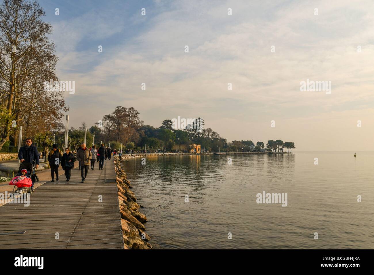 Scenic view of the lakeside promenade of Bardolino on the shore of Lake ...