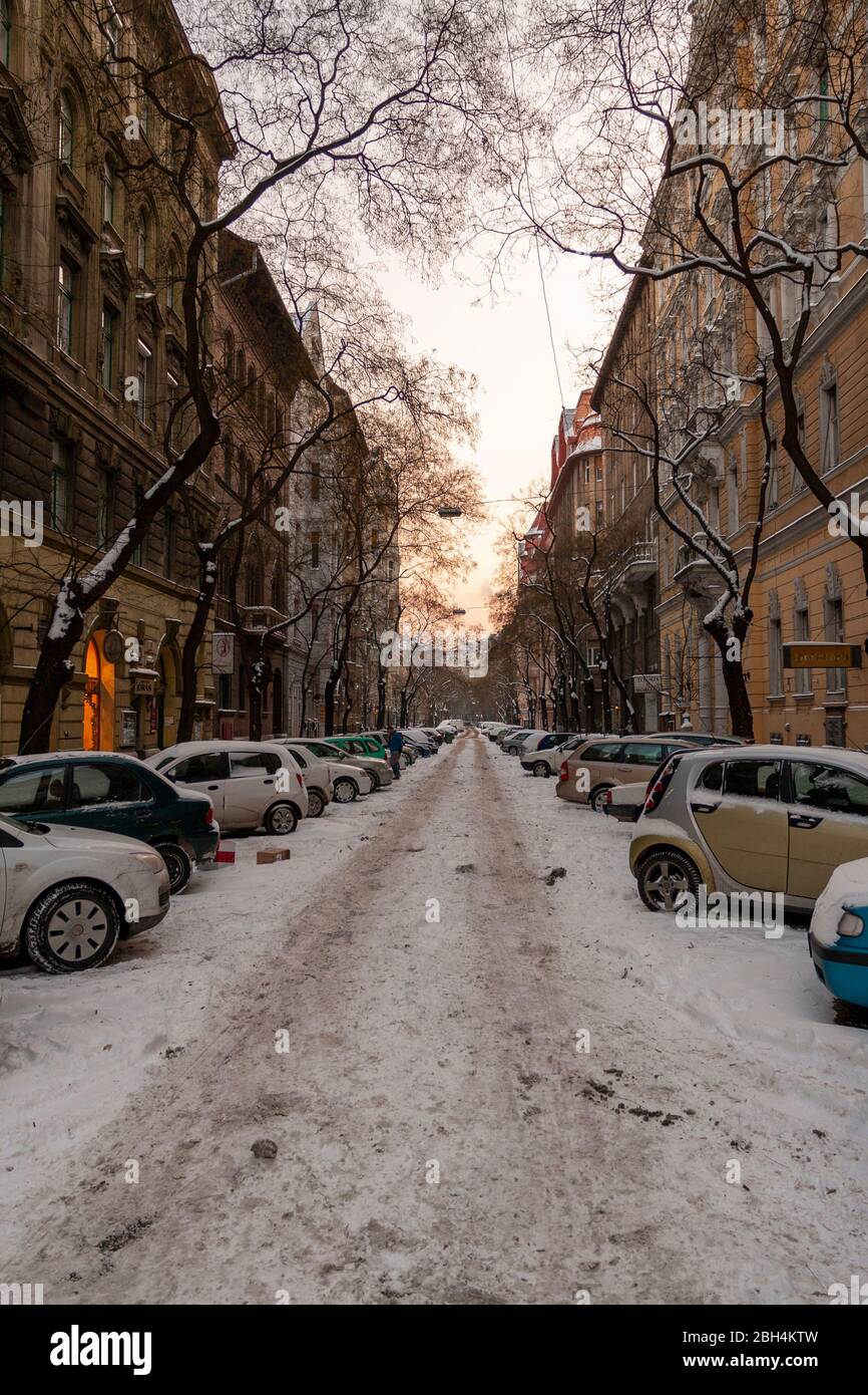 Snow covered budapest street hi-res stock photography and images - Alamy