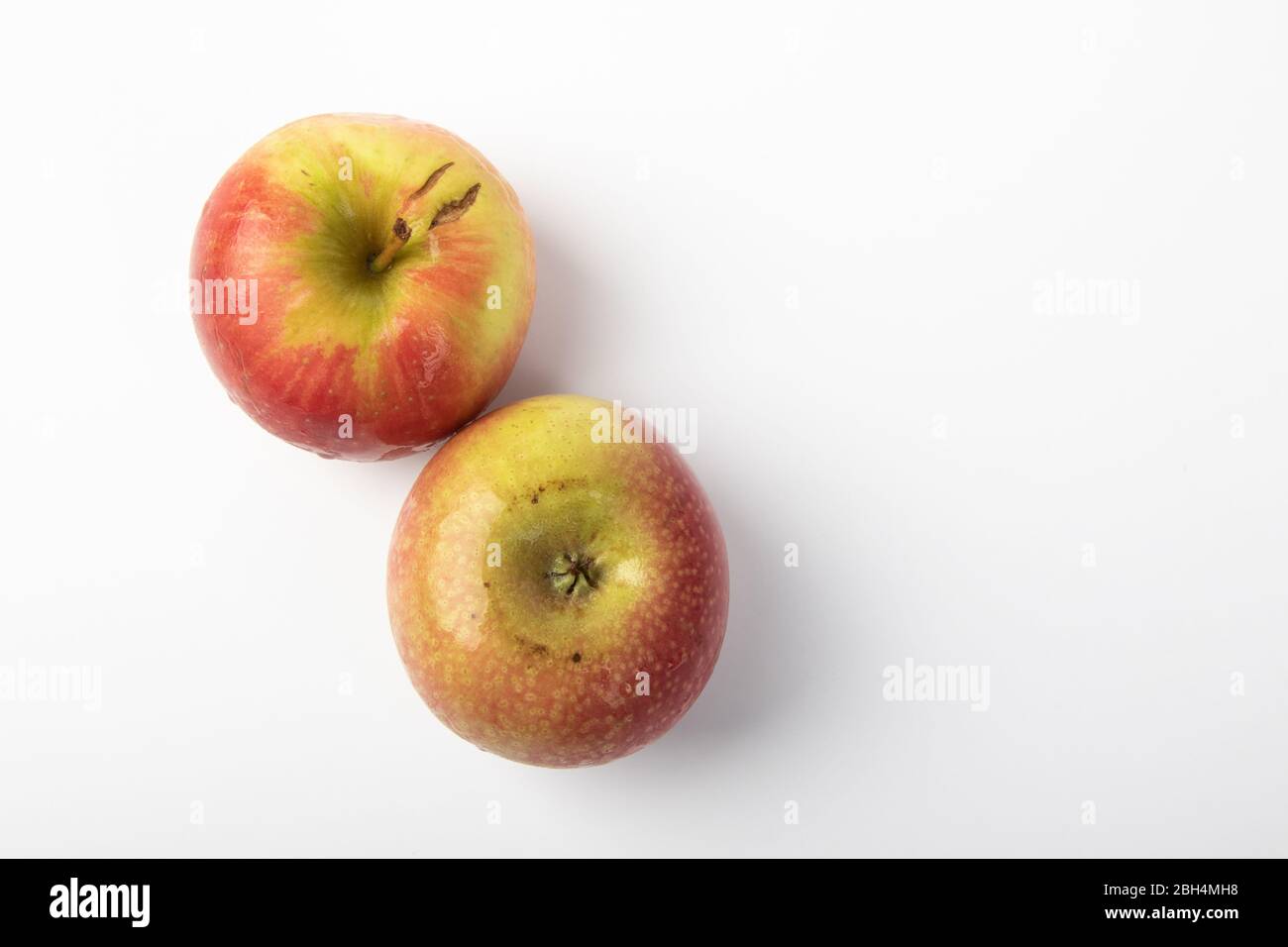 Fresh apple isolate on white background Stock Photo - Alamy