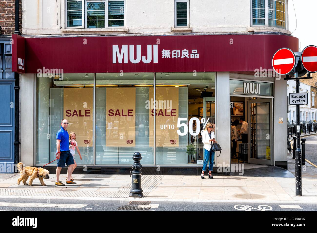 Sign muji sign hi-res stock photography and images - Alamy