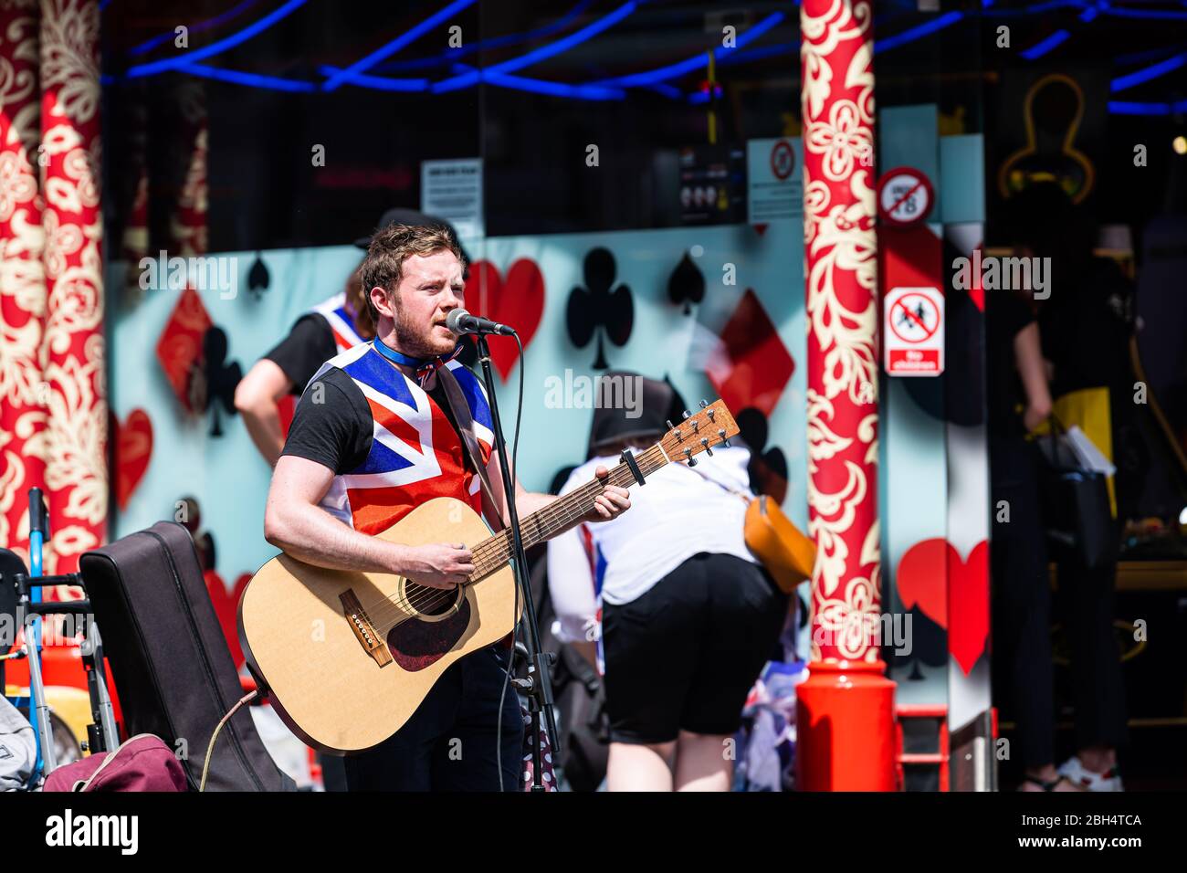 Concert microphone union jack flag hi-res stock photography and images ...