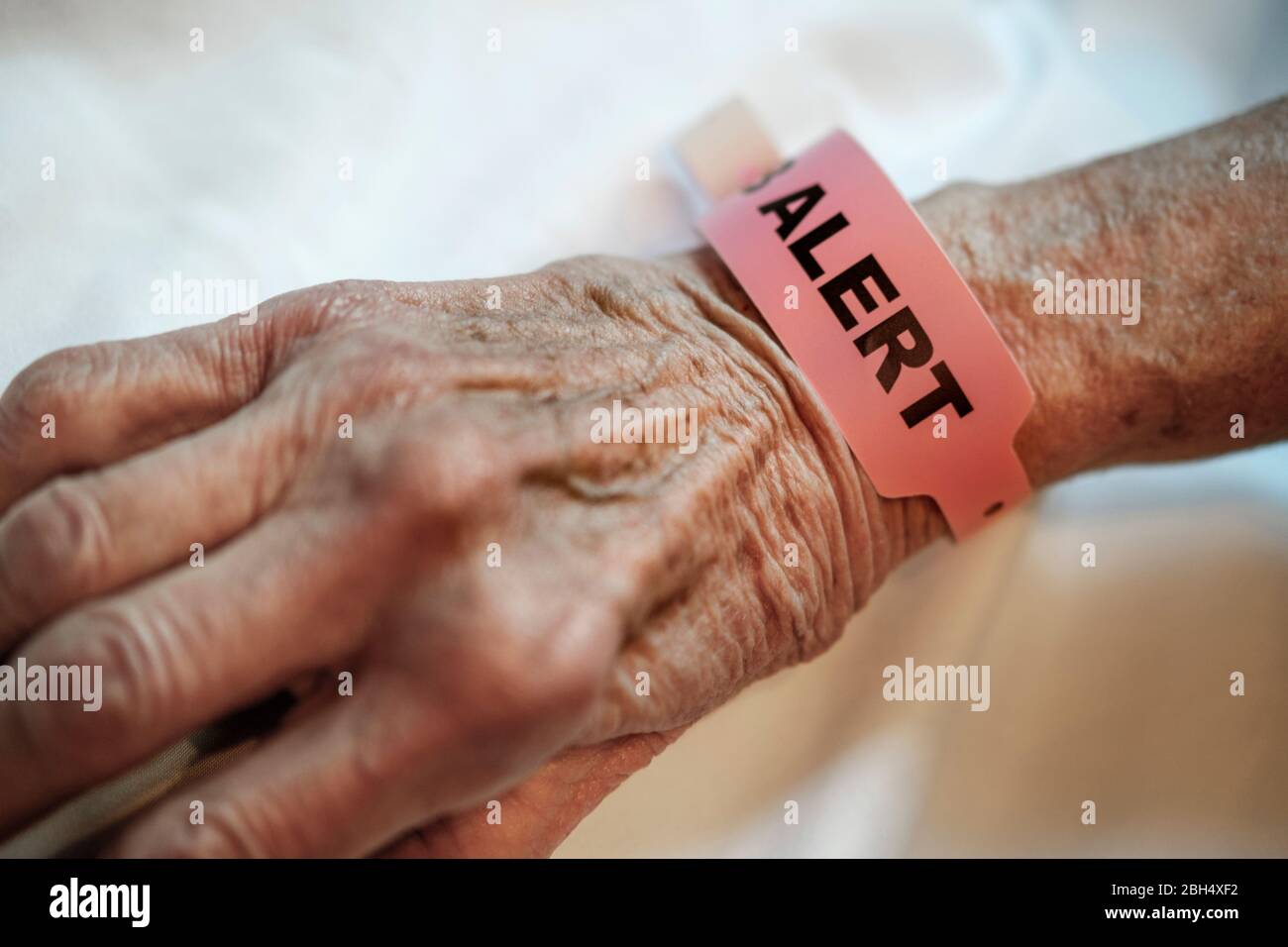 Horizontal alert hi-res stock photography and images - Alamy