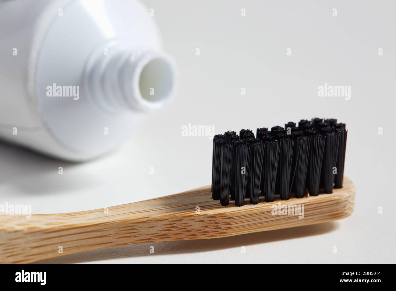 Toothbrush and toothpaste Stock Photo - Alamy
