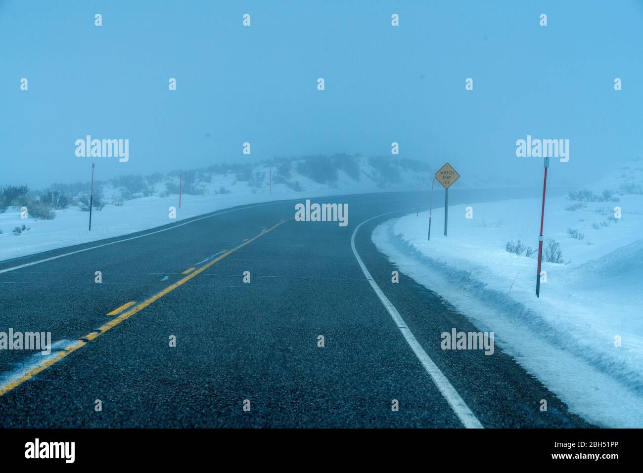 Clear of snow road hi-res stock photography and images - Alamy