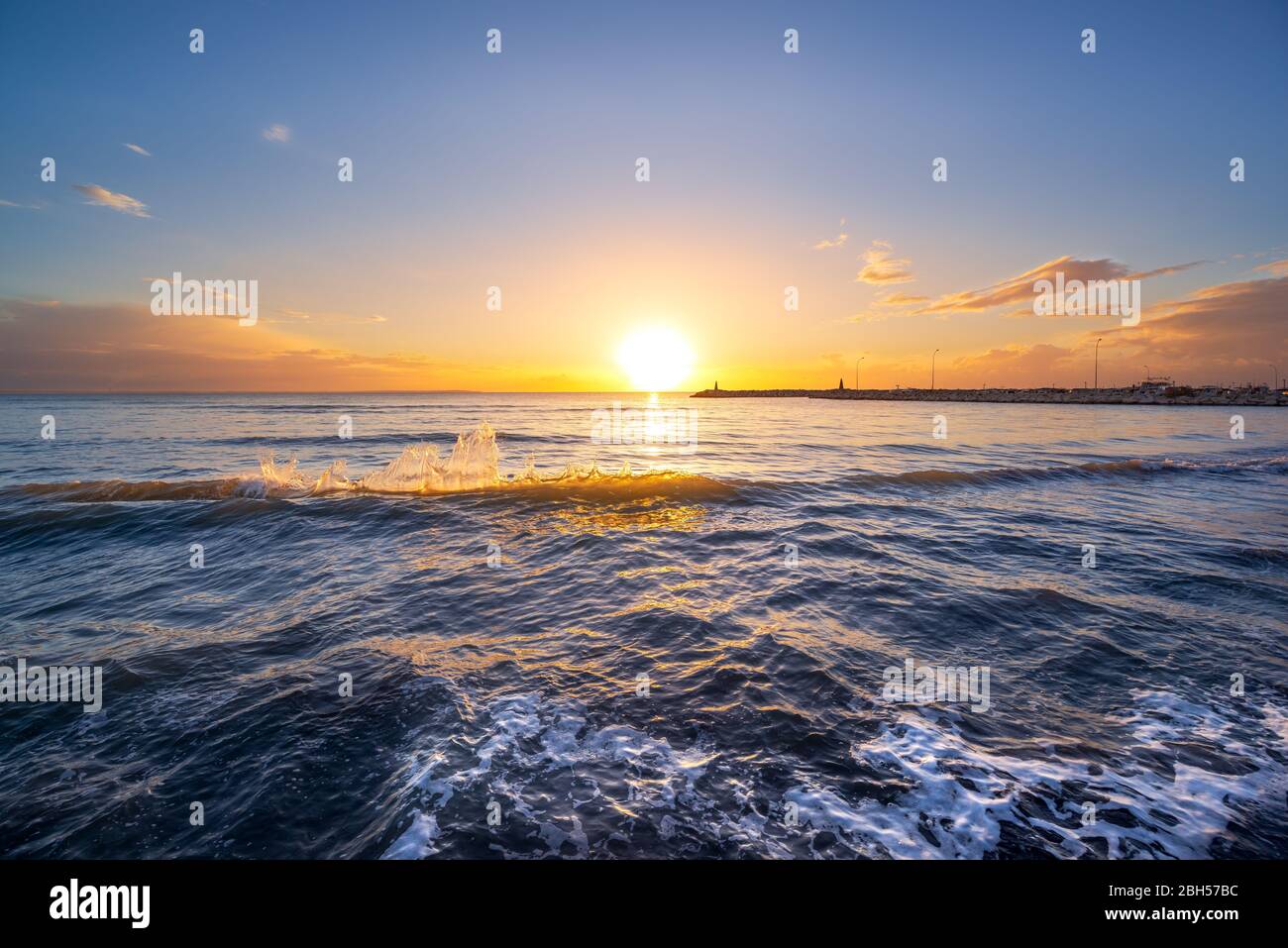 Sun over the horizon hi-res stock photography and images - Alamy