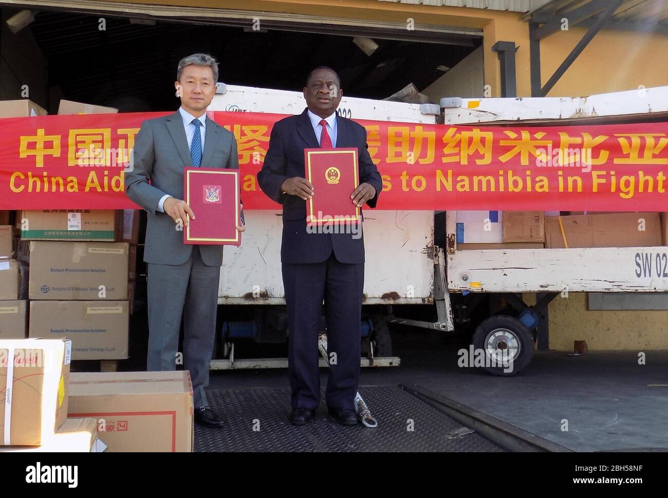 Windhoek. 23rd Apr, 2020. Chinese Ambassador to Namibia Zhang Yiming (L ...