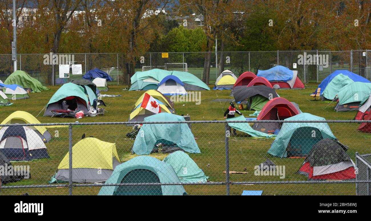 Homeless encampment hi-res stock photography and images - Alamy
