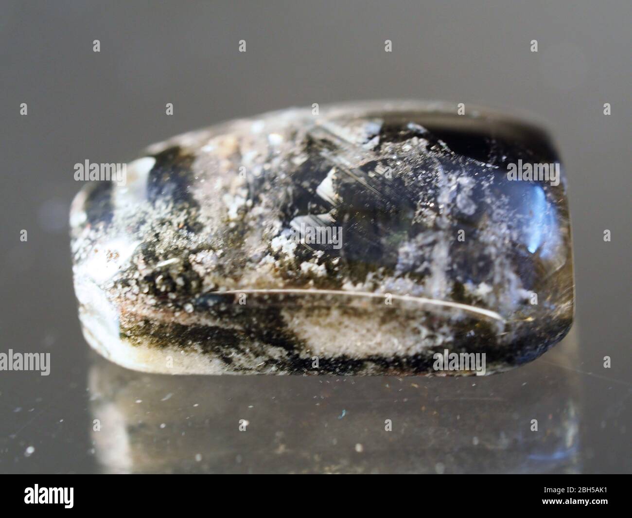 Black inclusions hi-res stock photography and images - Alamy