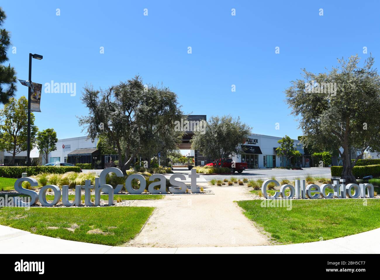 Upscale mall interior hi-res stock photography and images - Alamy