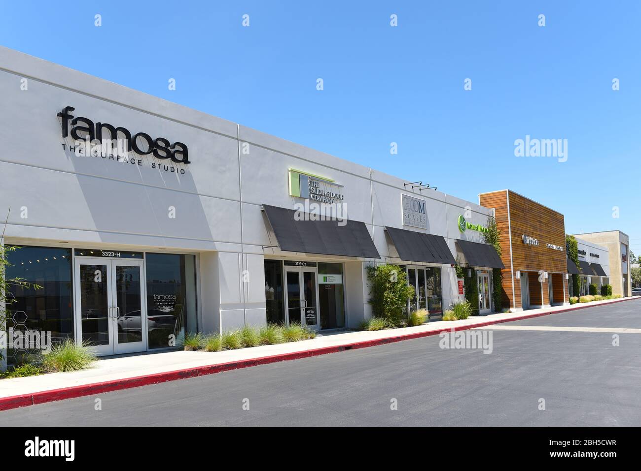 COSTA MESA, CALIFORNIA - 23 APRIL 2020: Shops at the South Coast ...