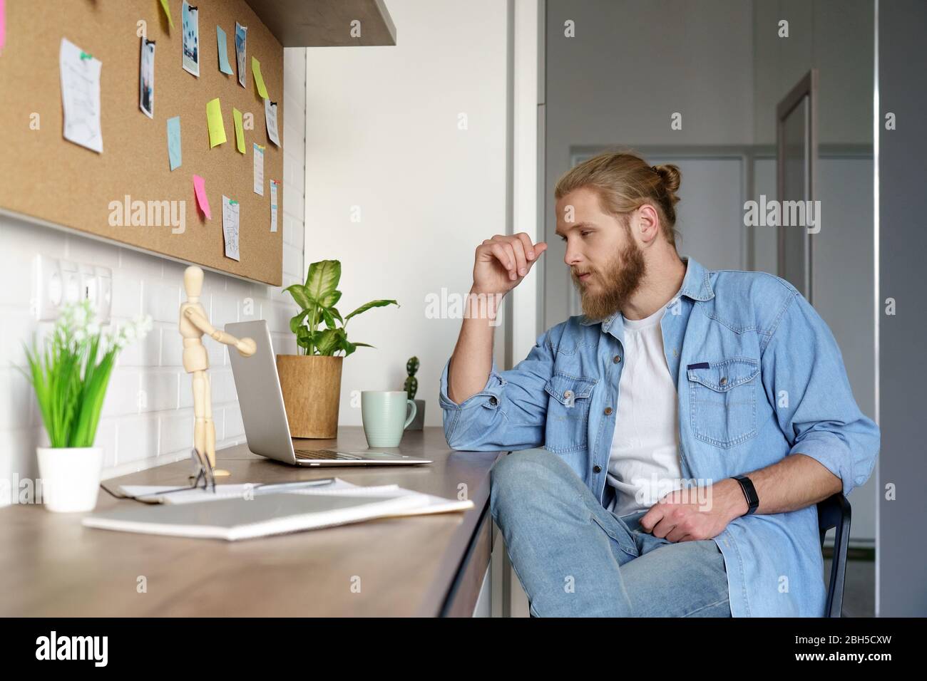 Home distance learning laptop student hi-res stock photography and ...