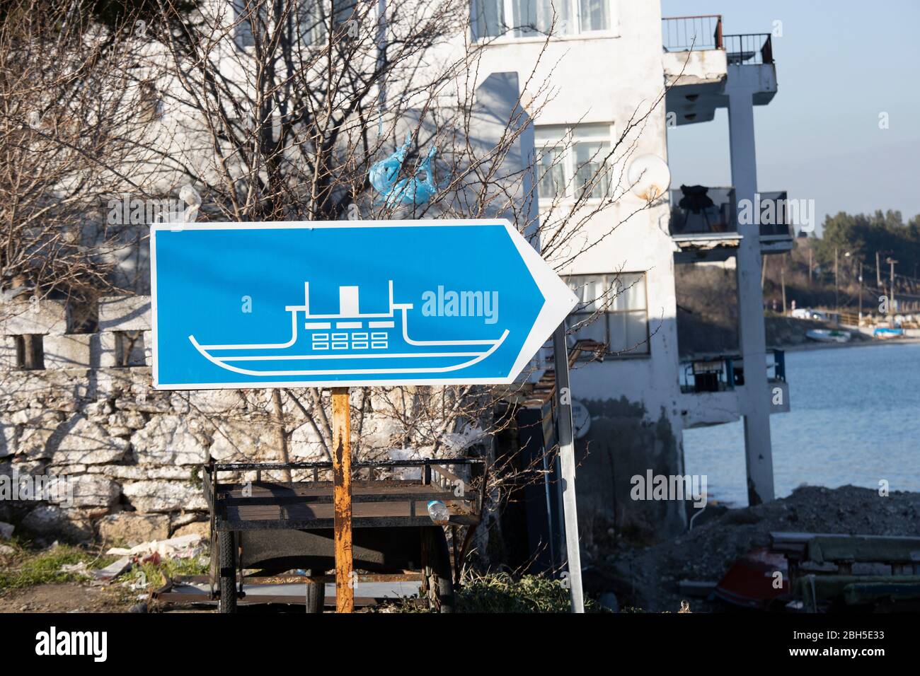 Car direction road signs ferry hi-res stock photography and images - Alamy