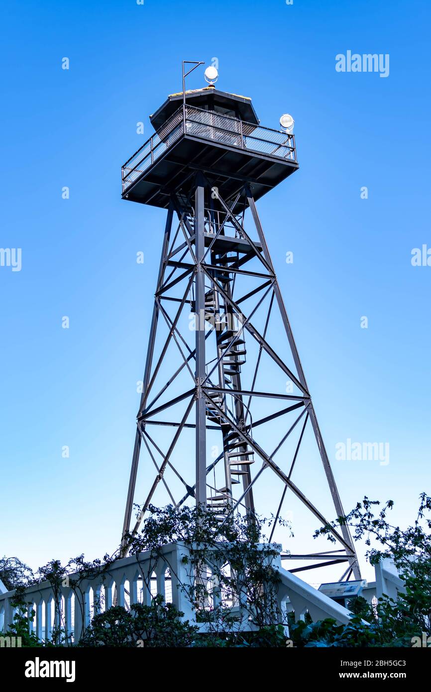Alcatraz island dock boat hi-res stock photography and images - Alamy
