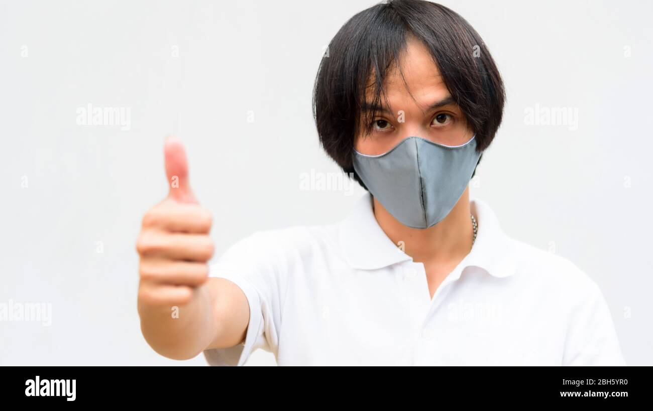Man wearing handmade cloth hi-res stock photography and images - Alamy