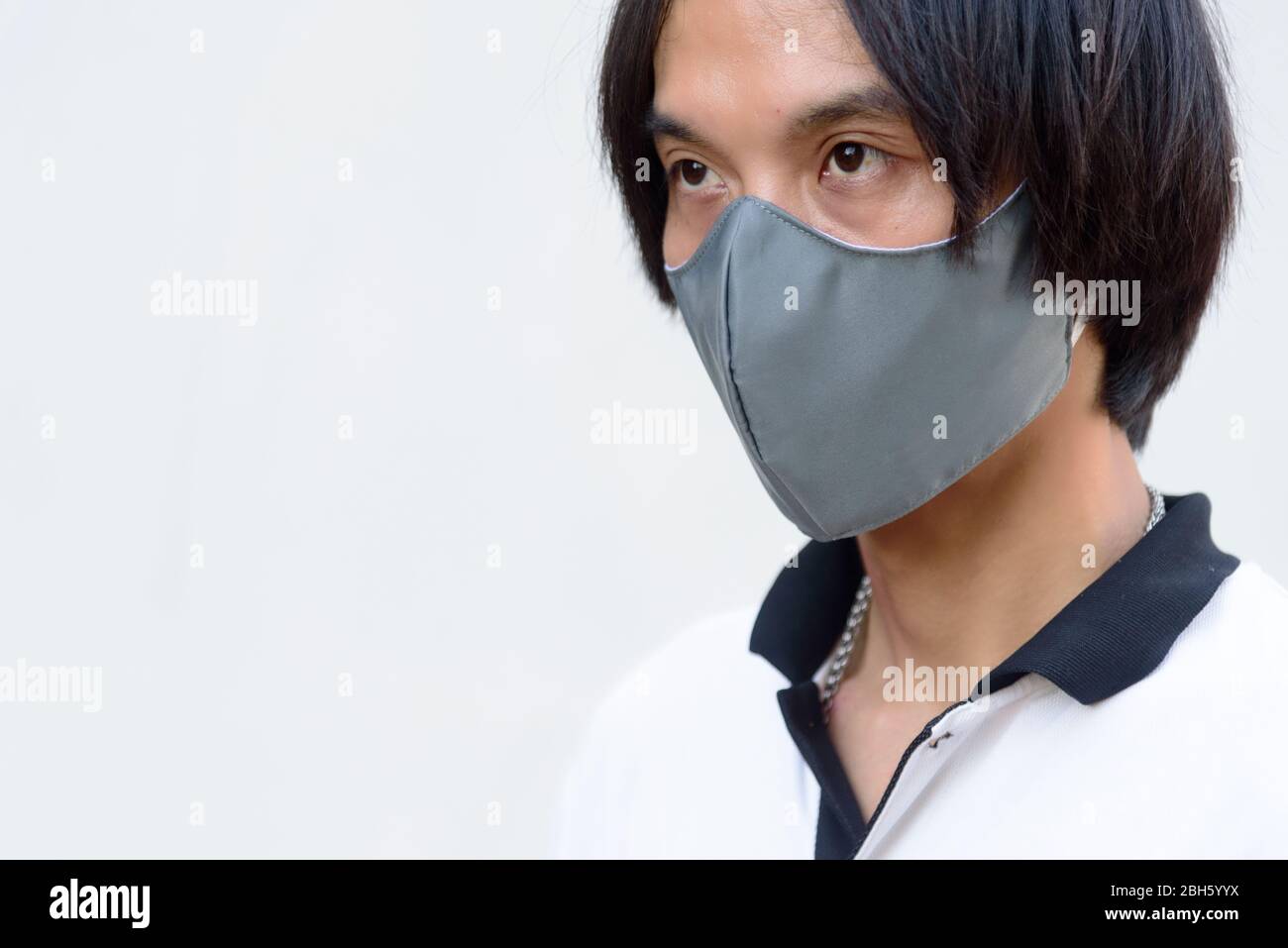 Man wearing handmade cloth hi-res stock photography and images - Alamy