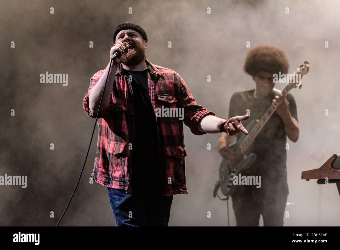 Tom walker singer 2019 hi-res stock photography and images - Alamy