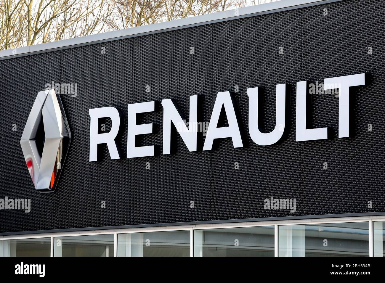 Renault symbol hi-res stock photography and images - Alamy
