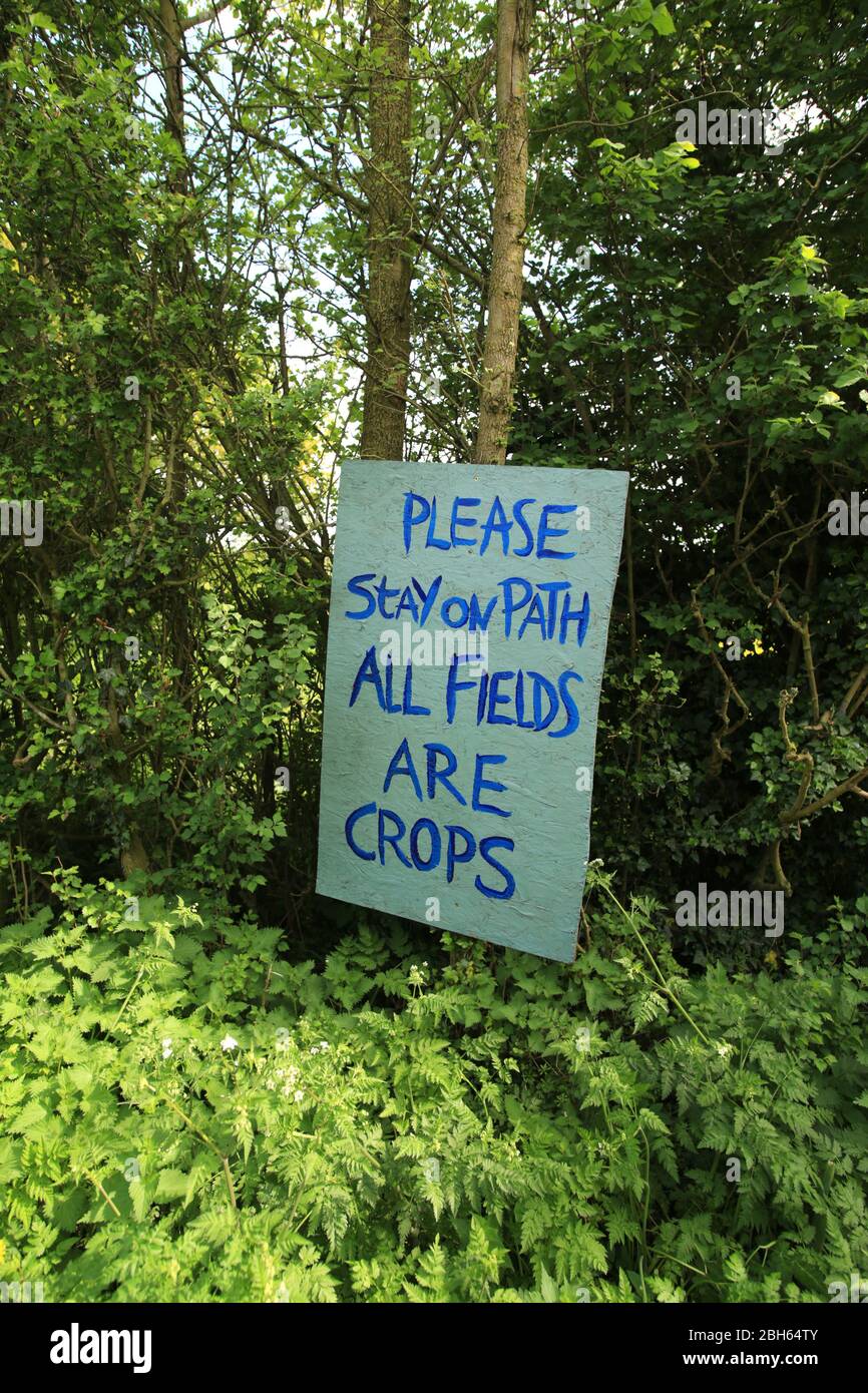 Hand painted sign uk farm hi-res stock photography and images - Alamy