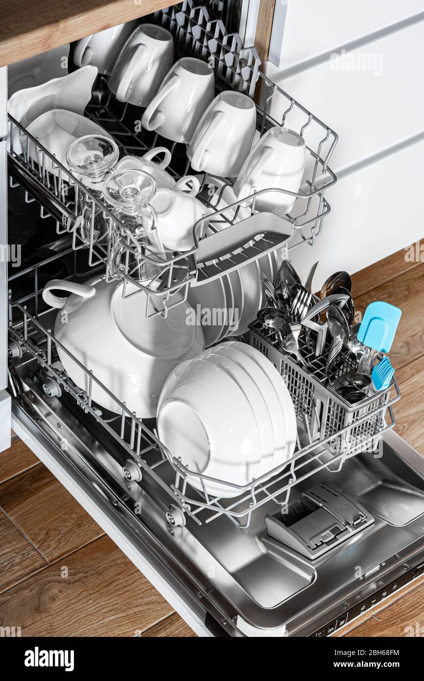 Freestanding plate hi-res stock photography and images - Alamy