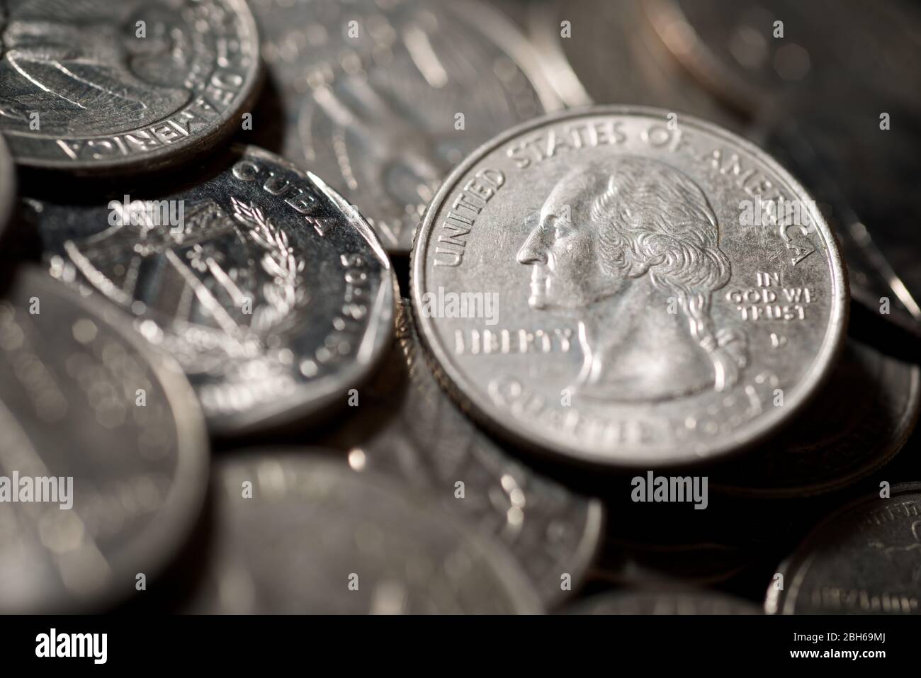 Group of Quarter dollar coins Stock Photo - Alamy
