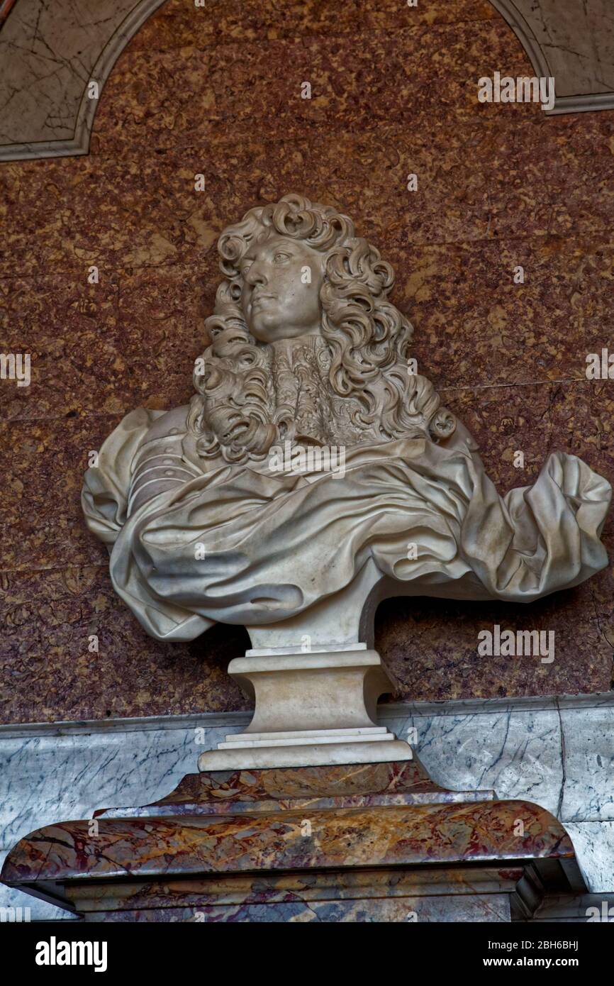 Louis xiv bernini bust hi-res stock photography and images - Alamy