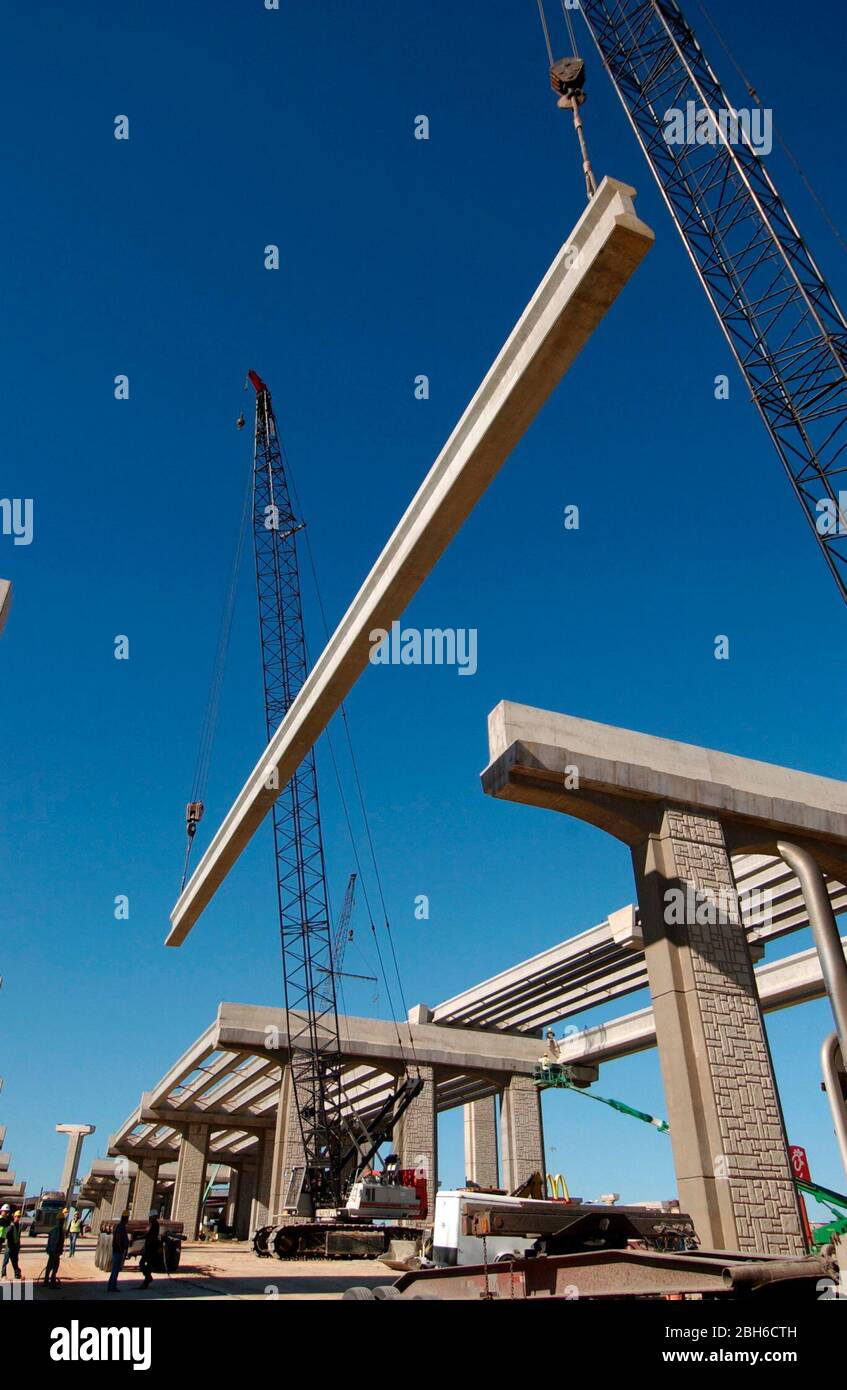 Austin, Texas USA, December 10, 2004. Highway construction on Texas ...