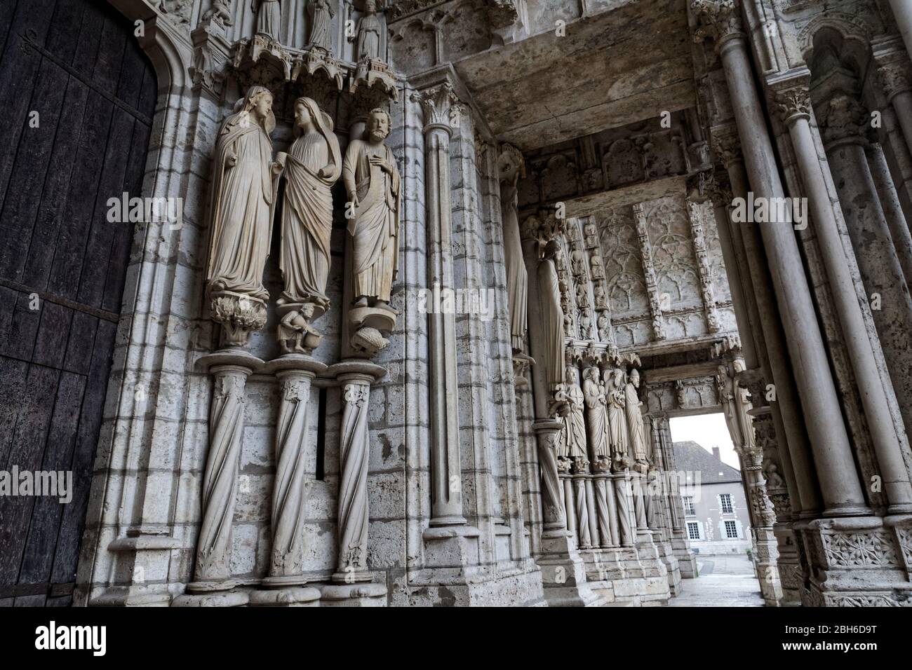 The West - Royal - Portal, Chartres Cathedral, Chartres, France ...
