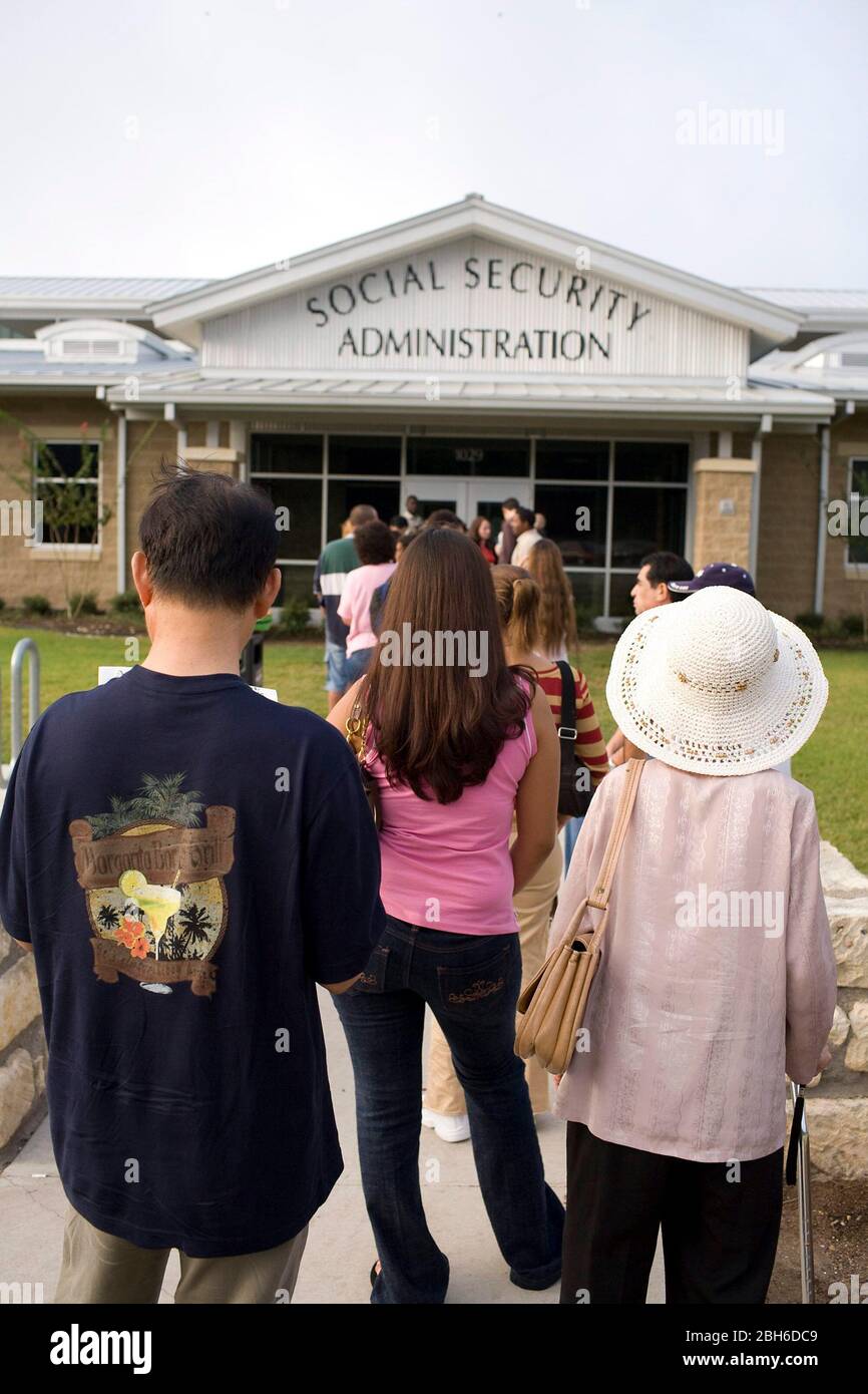 Austin, Texas USA, October 2, 2007: Clients line up outside of a Social ...