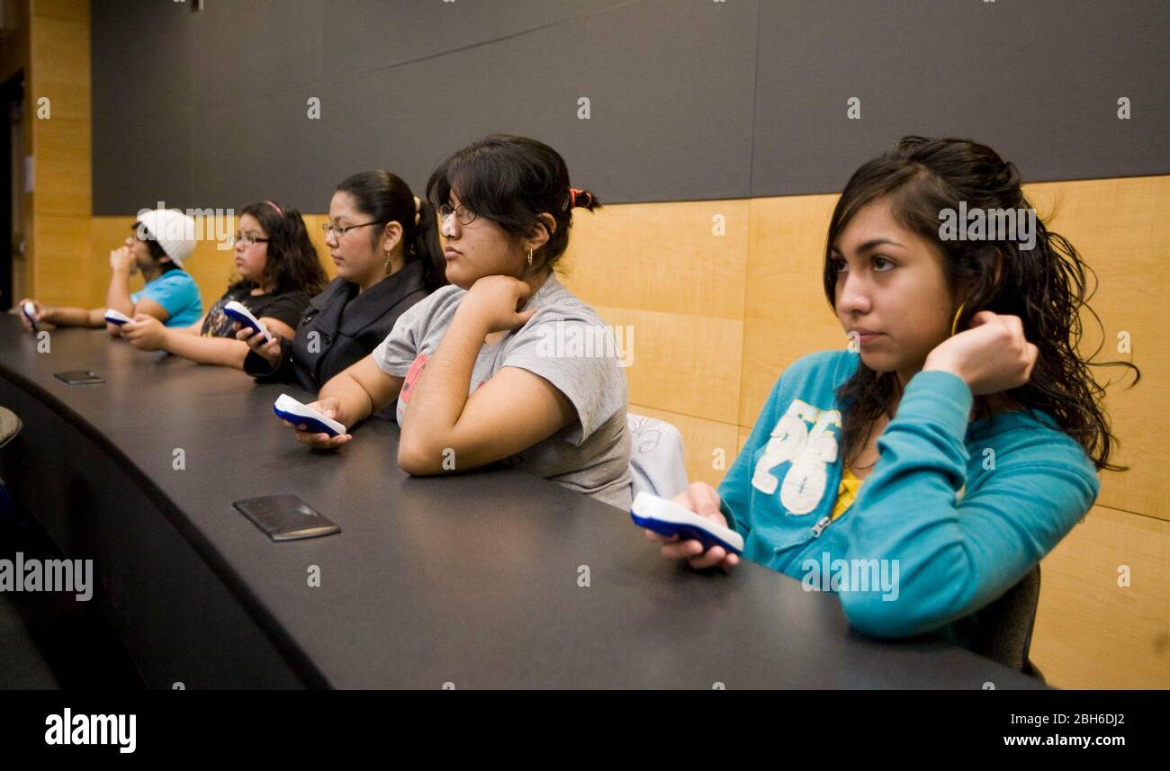 Student response system hi-res stock photography and images - Alamy