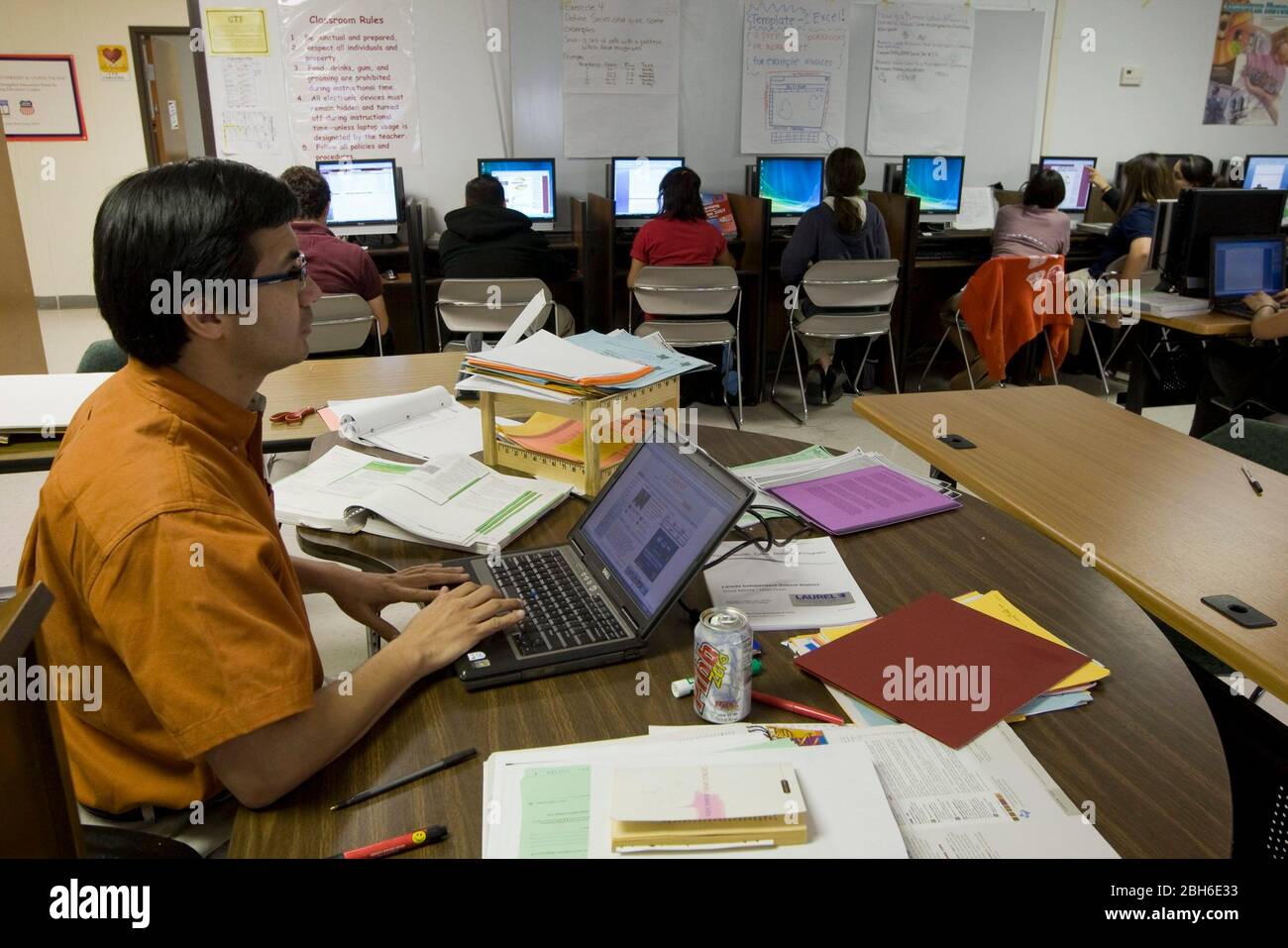 Teacher computer monitoring hi-res stock photography and images - Alamy