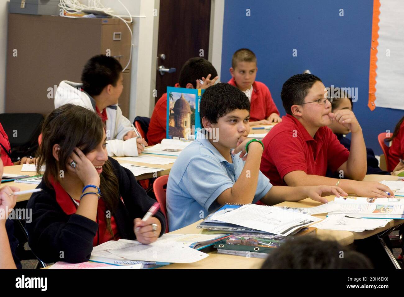 Seventh grade students classroom hi-res stock photography and images ...
