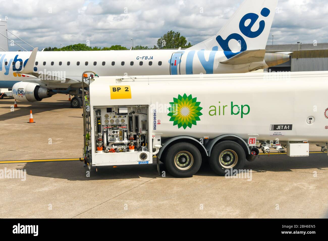 Bp tanker hi-res stock photography and images - Alamy