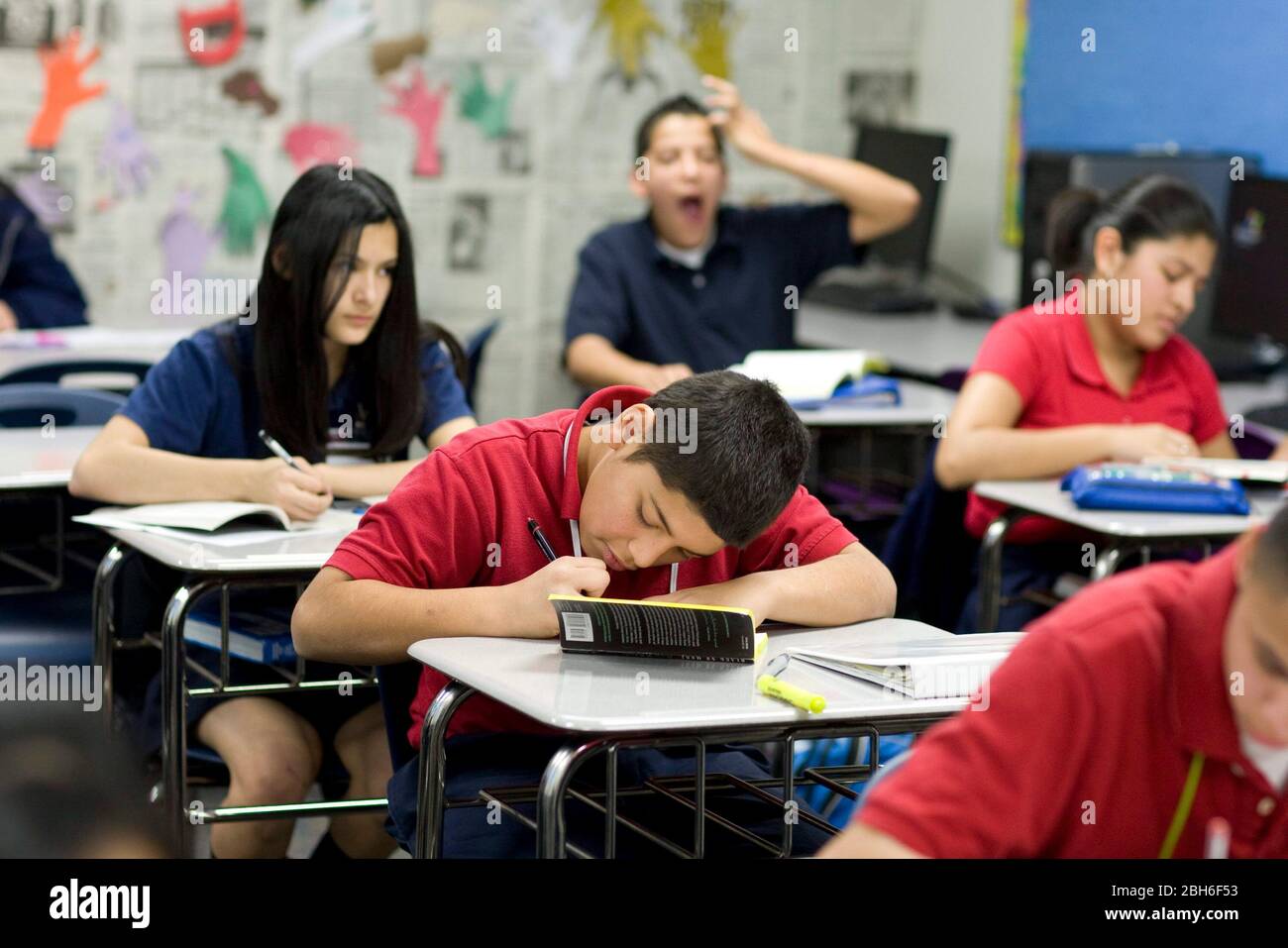 Classroom test middle east hi-res stock photography and images - Alamy