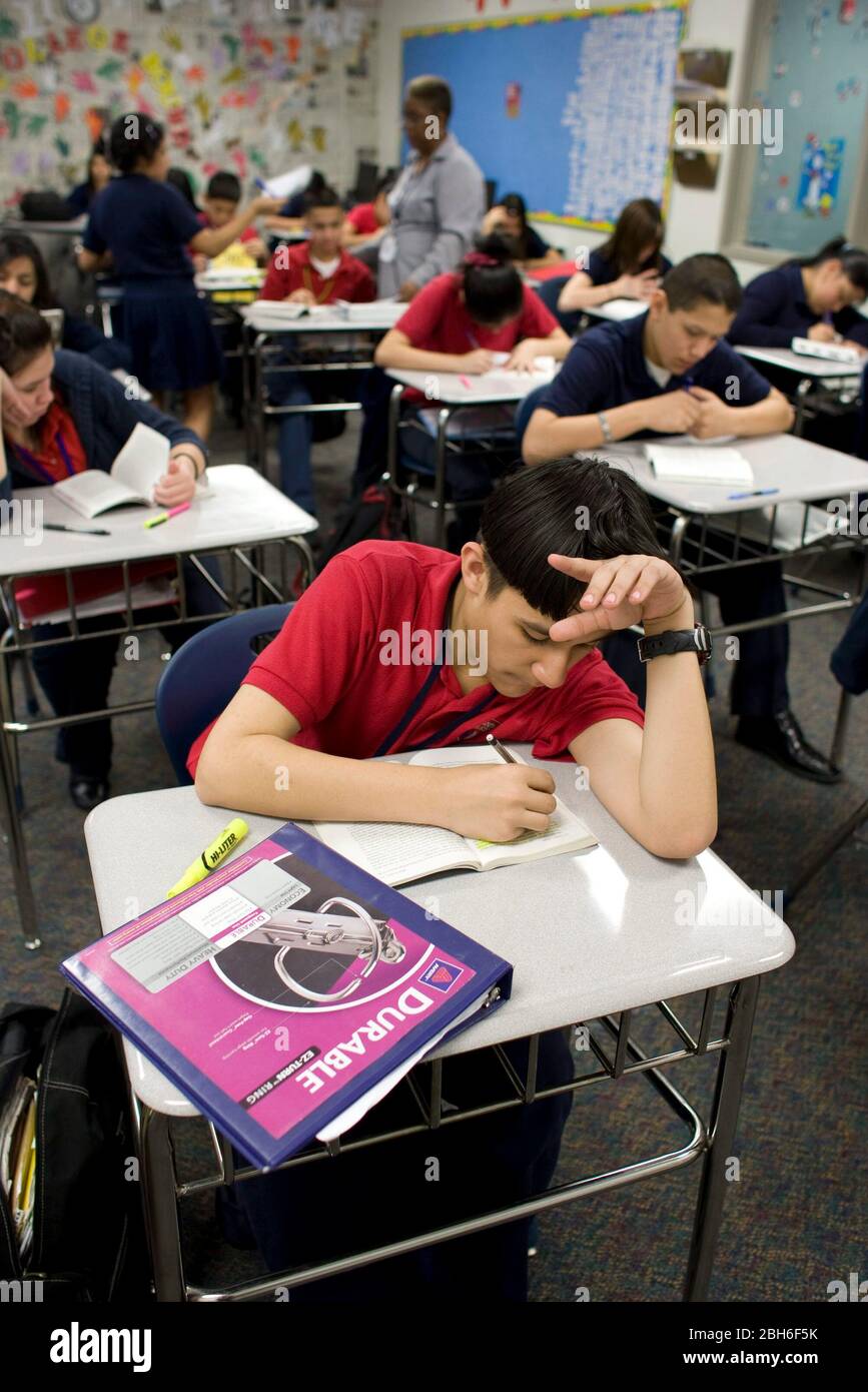 Classroom test middle east hi-res stock photography and images - Alamy