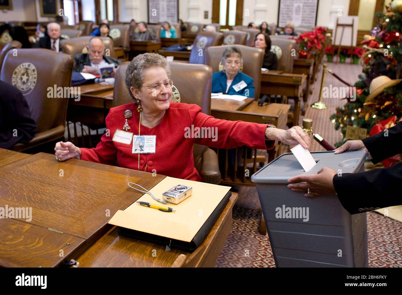 Non controversial election hi-res stock photography and images - Alamy