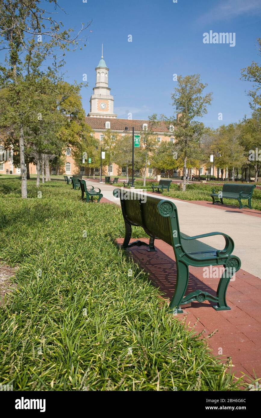 Denton, Texas October 12, 2008: University of North Texas campus in ...