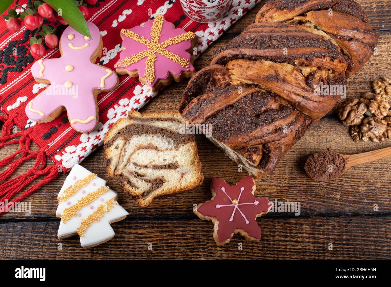 Cute Christmas gingerbread desserts, Authentic Christmas Brunch ...