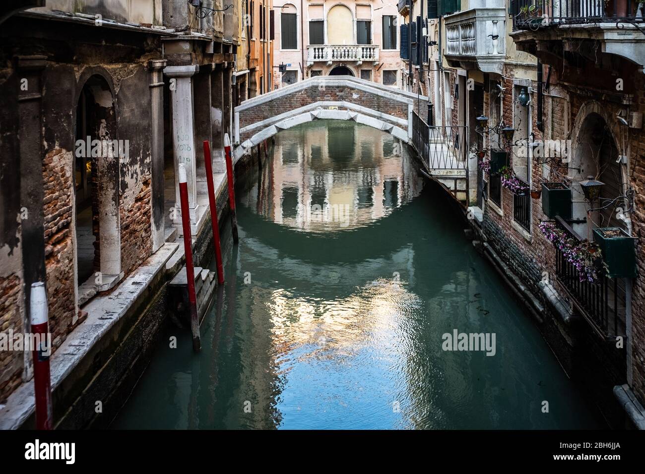 Empty canal hi-res stock photography and images - Alamy