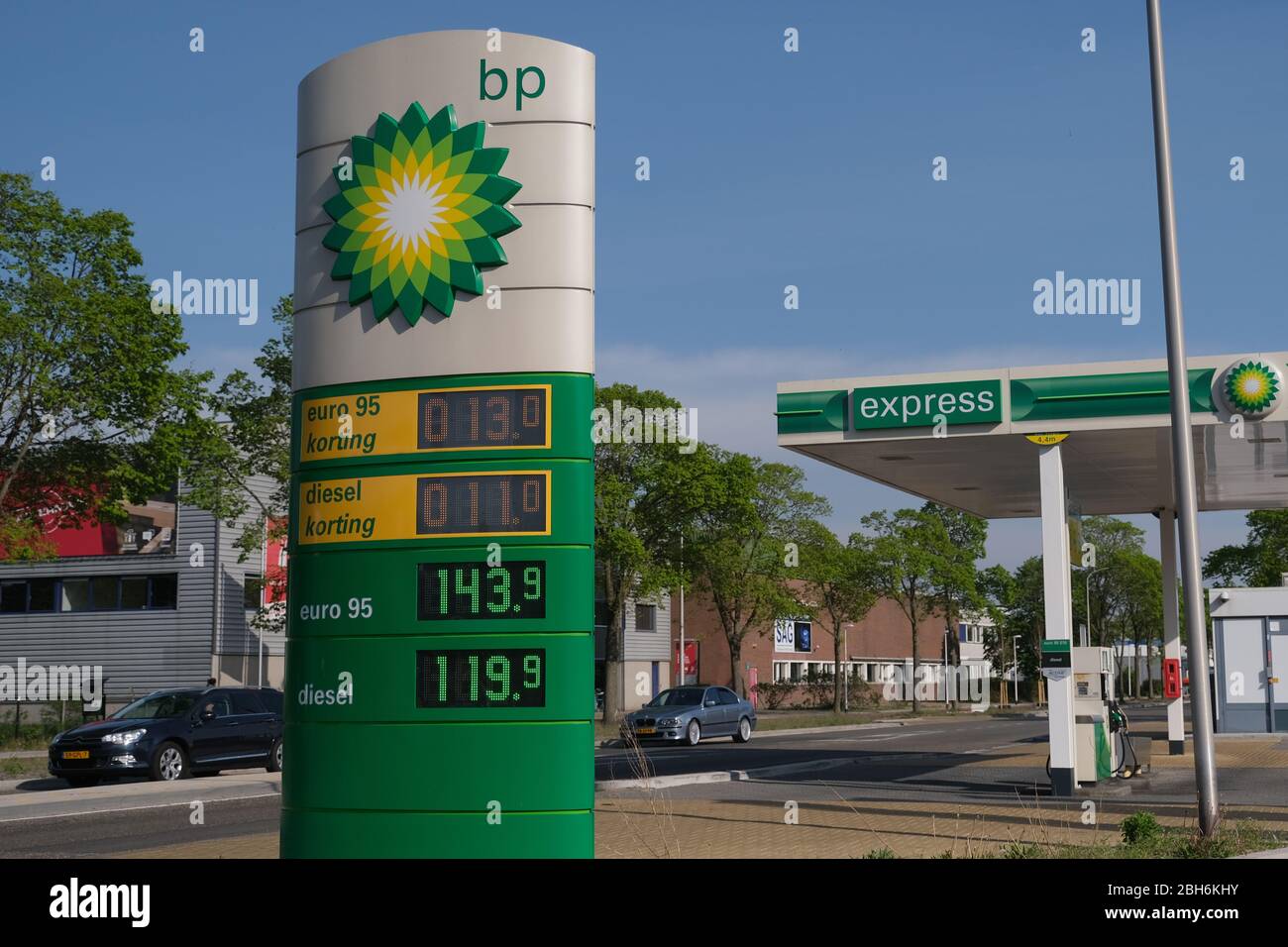 Bp gasoline station hi-res stock photography and images - Alamy