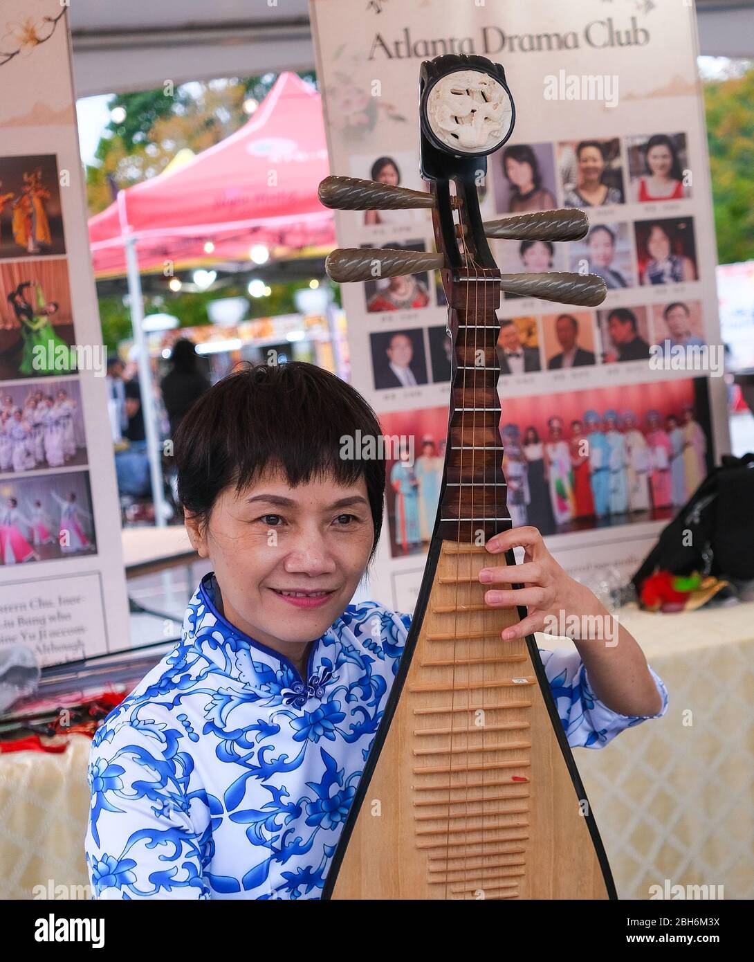 Pipa musician hi-res stock photography and images - Alamy