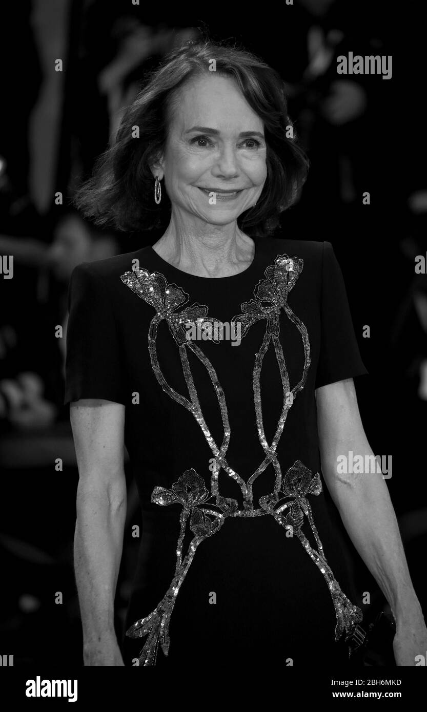 VENICE, ITALY - SEPTEMBER 01: Jessica Harper walks the red carpet ahead ...