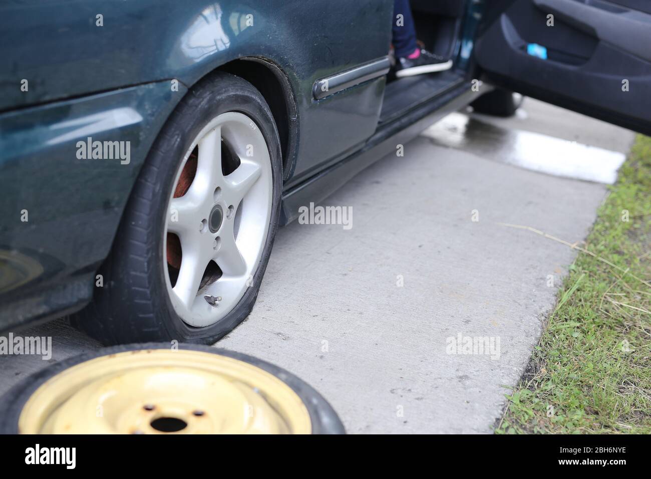 Wheel damage hi-res stock photography and images - Alamy