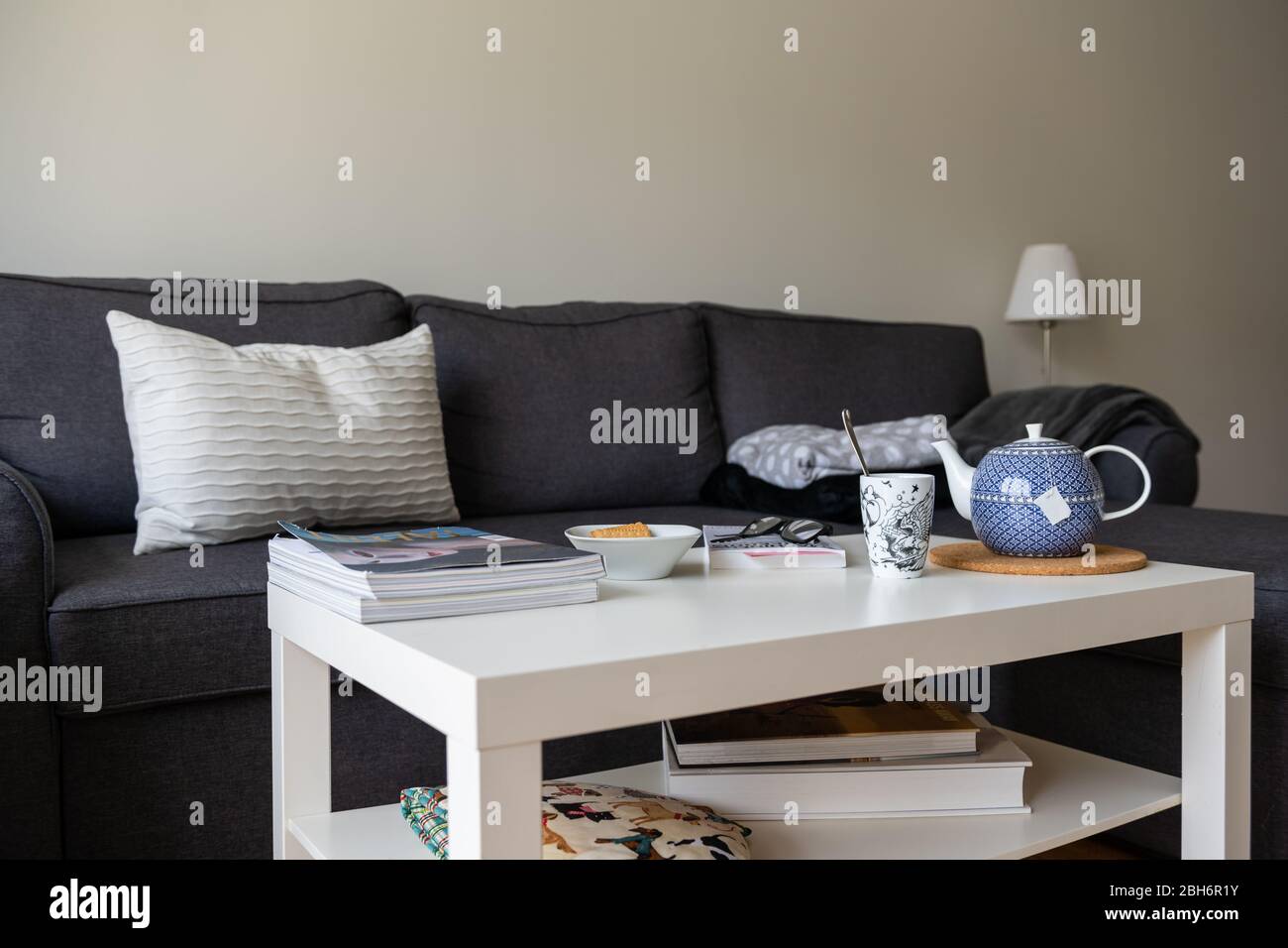 Cozy setting hi-res stock photography and images - Alamy